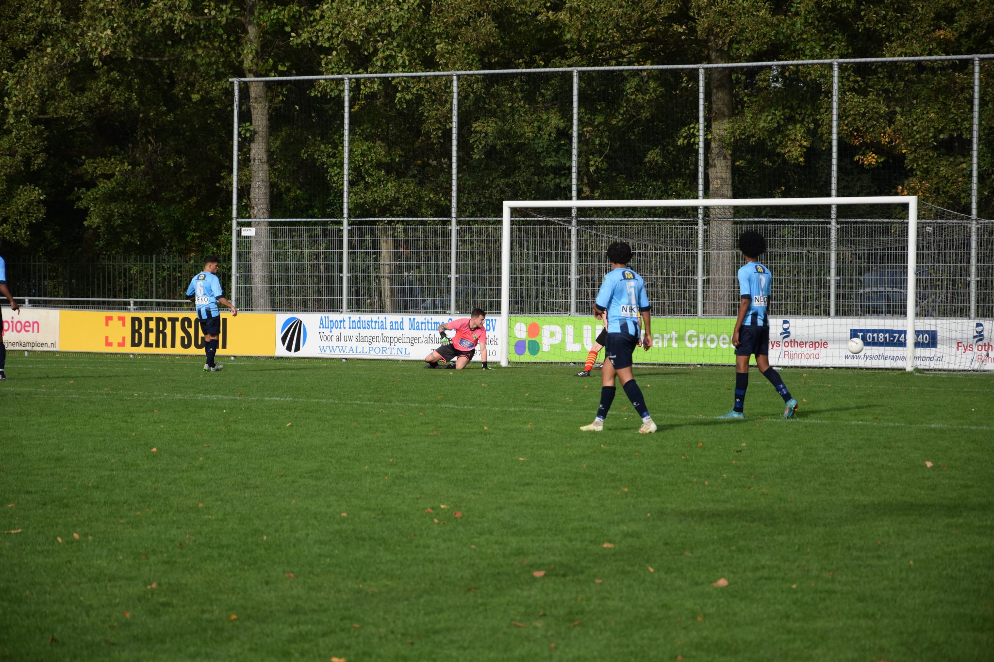 Naar de mogelijkheden, toch een solide overwinning op RHS (1-0) 2-0 ...